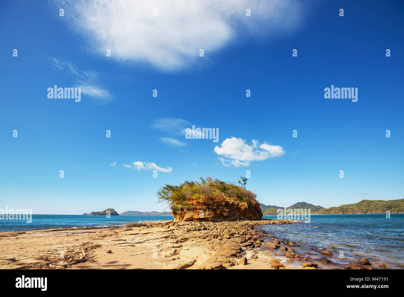 Beautiful tropical Pacific Ocean coast in Costa Rica Stock Photo - Alamy