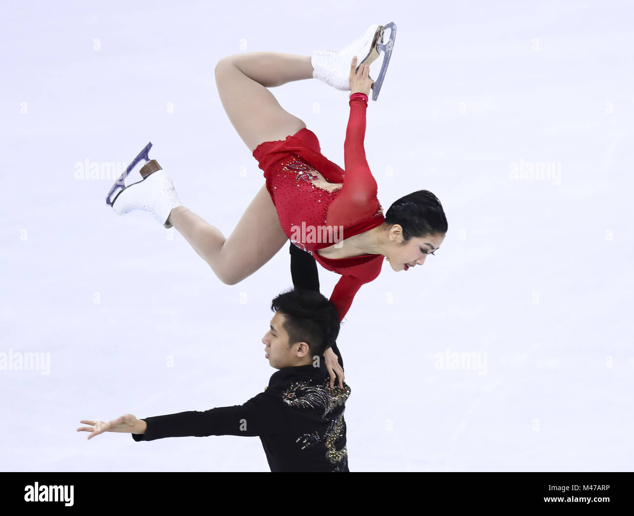 Pyeongchang, South Korea. 15th Feb, 2018. Sui Wenjing (Top) and Han ...
