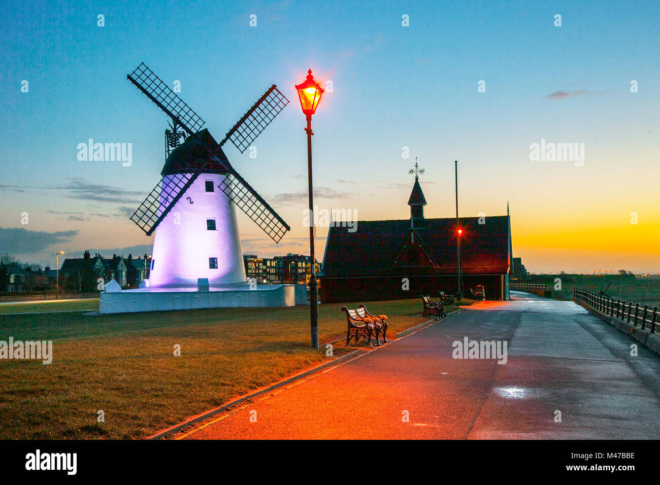 The Colours of Light at Lytham St Annes, Lancashire UK Weather. 15th ...