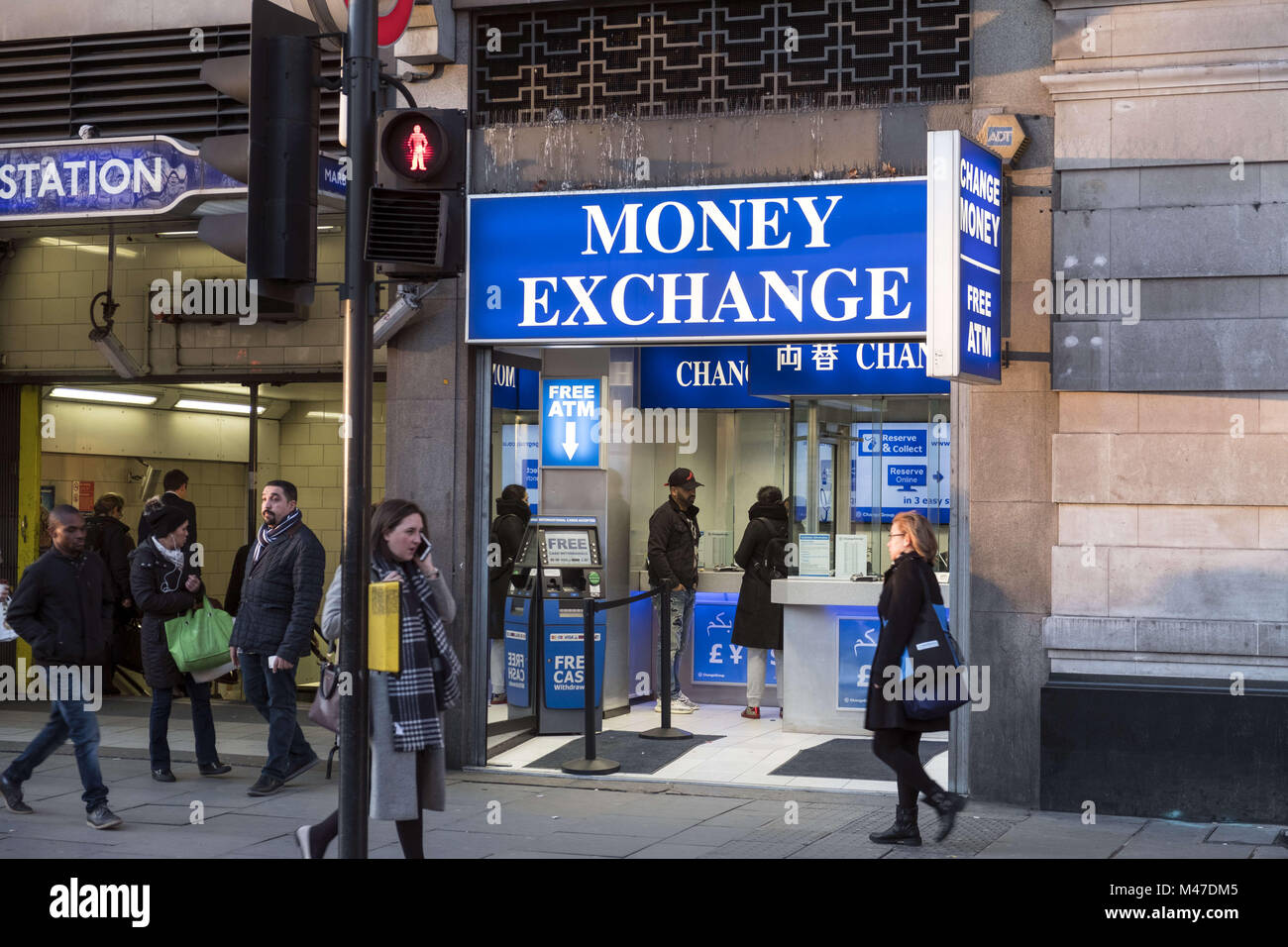 Money exchange store london hi-res stock photography and images - Alamy