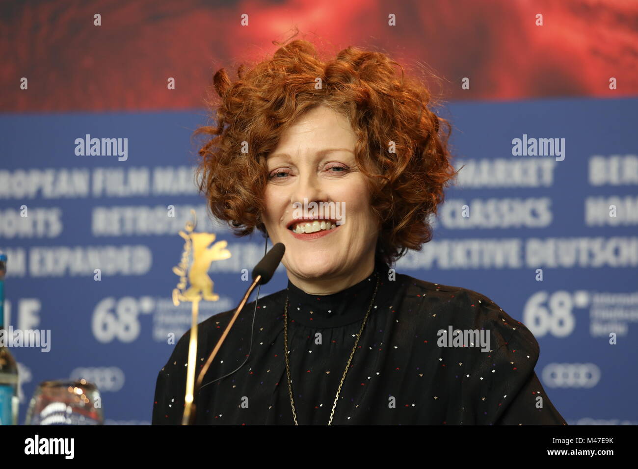 Stephanie zacharek hi-res stock photography and images - Alamy