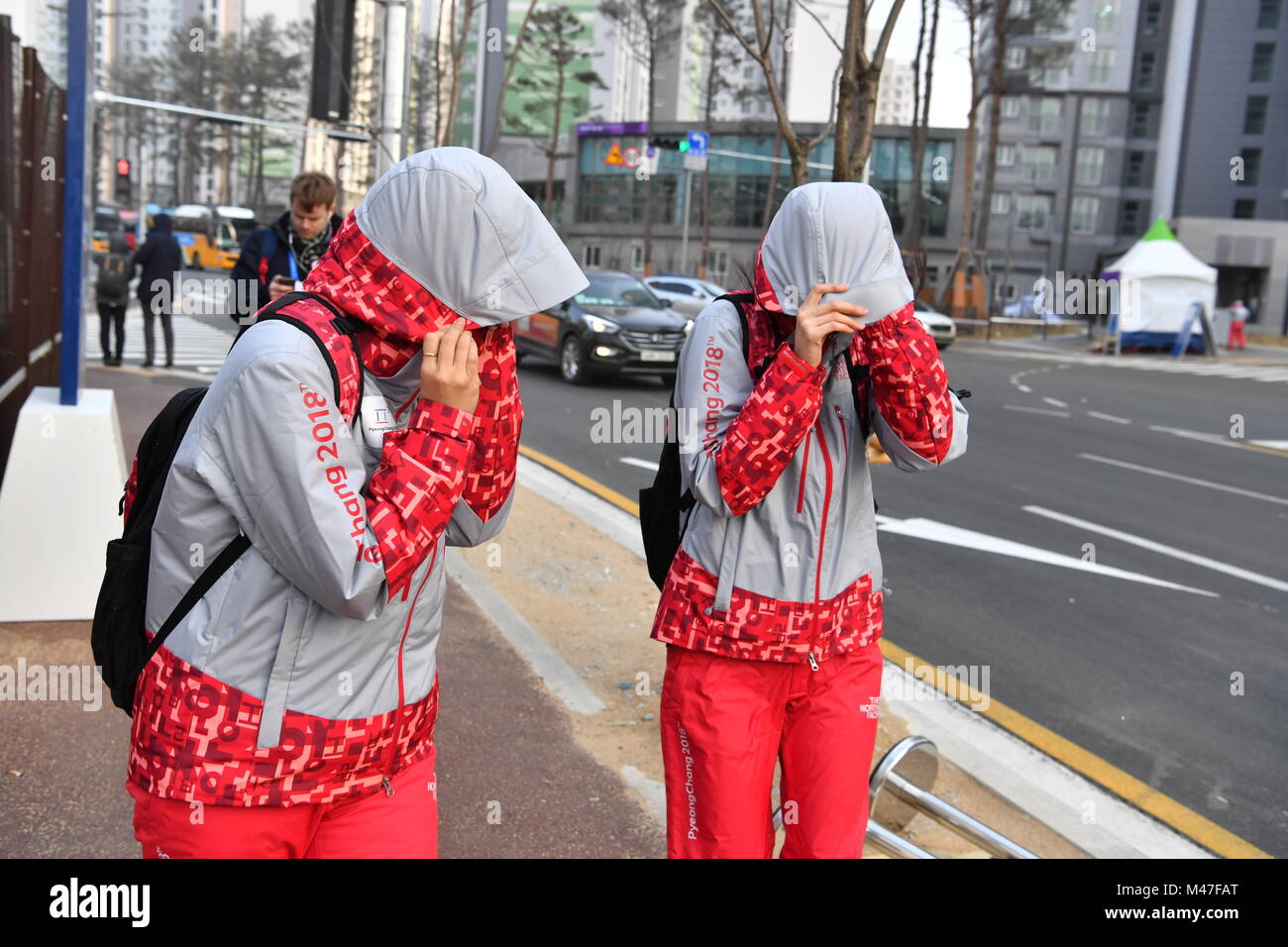 Fighting against the wind hi-res stock photography and images - Alamy
