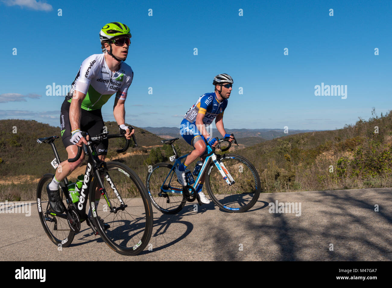 Sapeira, Portugal, 15th, Feb, 2018. Benjamin King (Team Dimension Data) and Ricardo Mestre (W52 ...