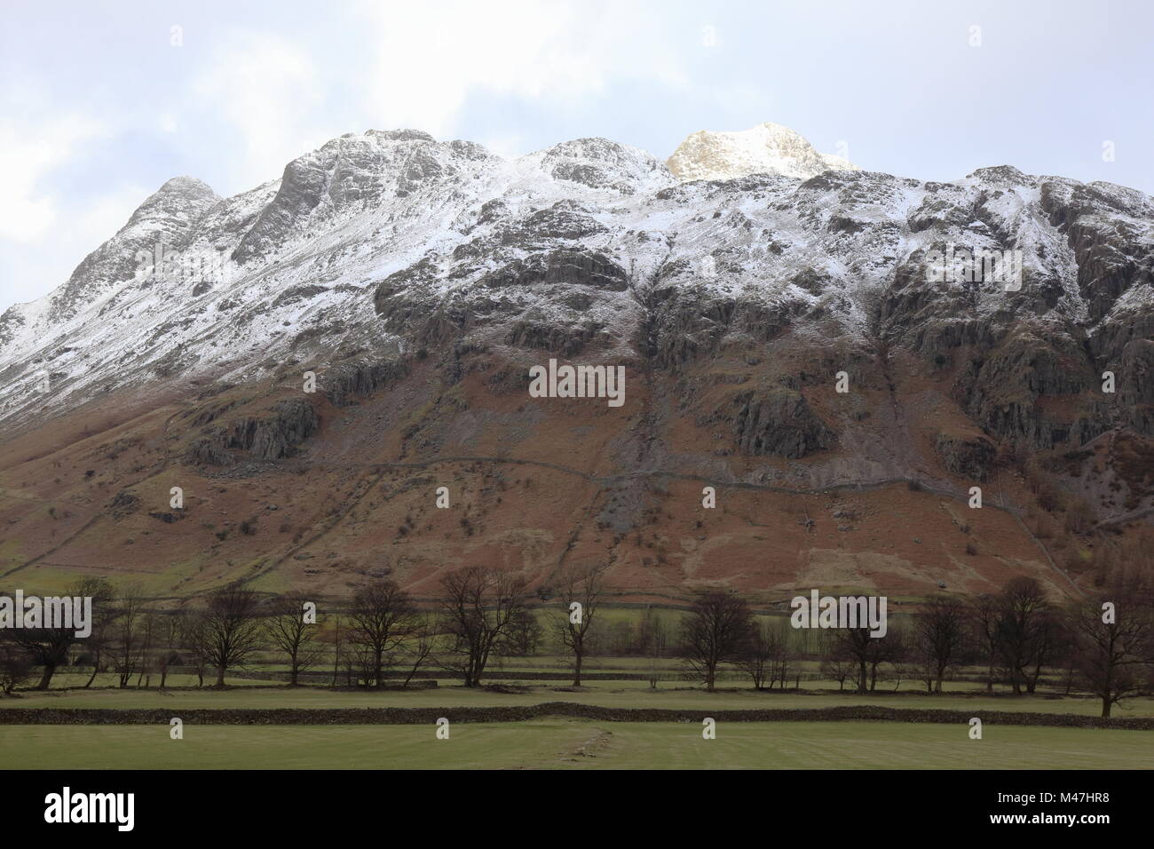 Langdale peaks hi-res stock photography and images - Alamy