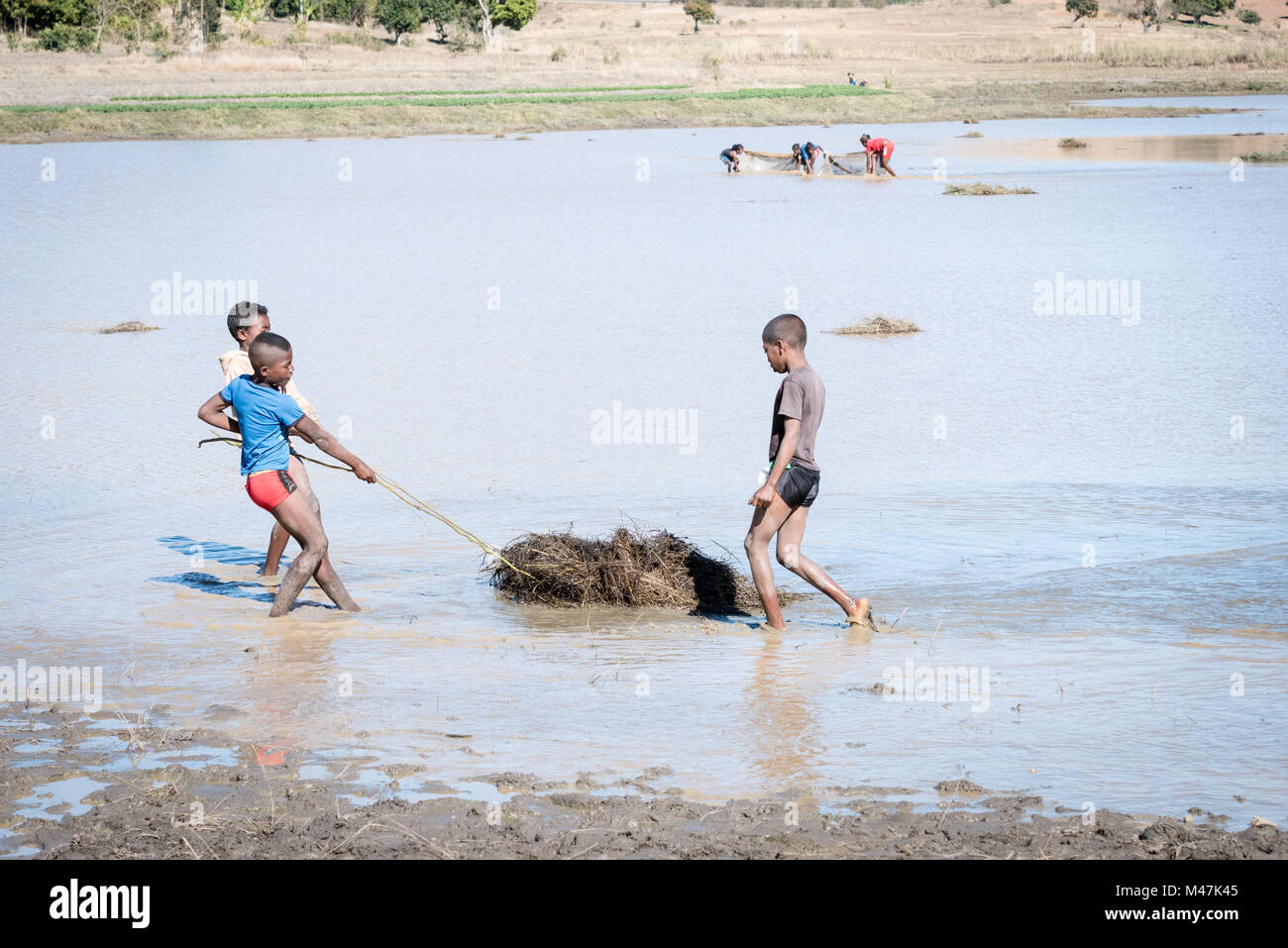 Indigenous children water hi-res stock photography and images - Alamy