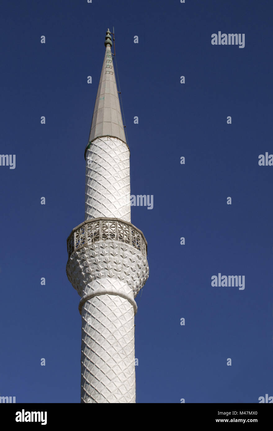 View tall white minaret hi-res stock photography and images - Alamy