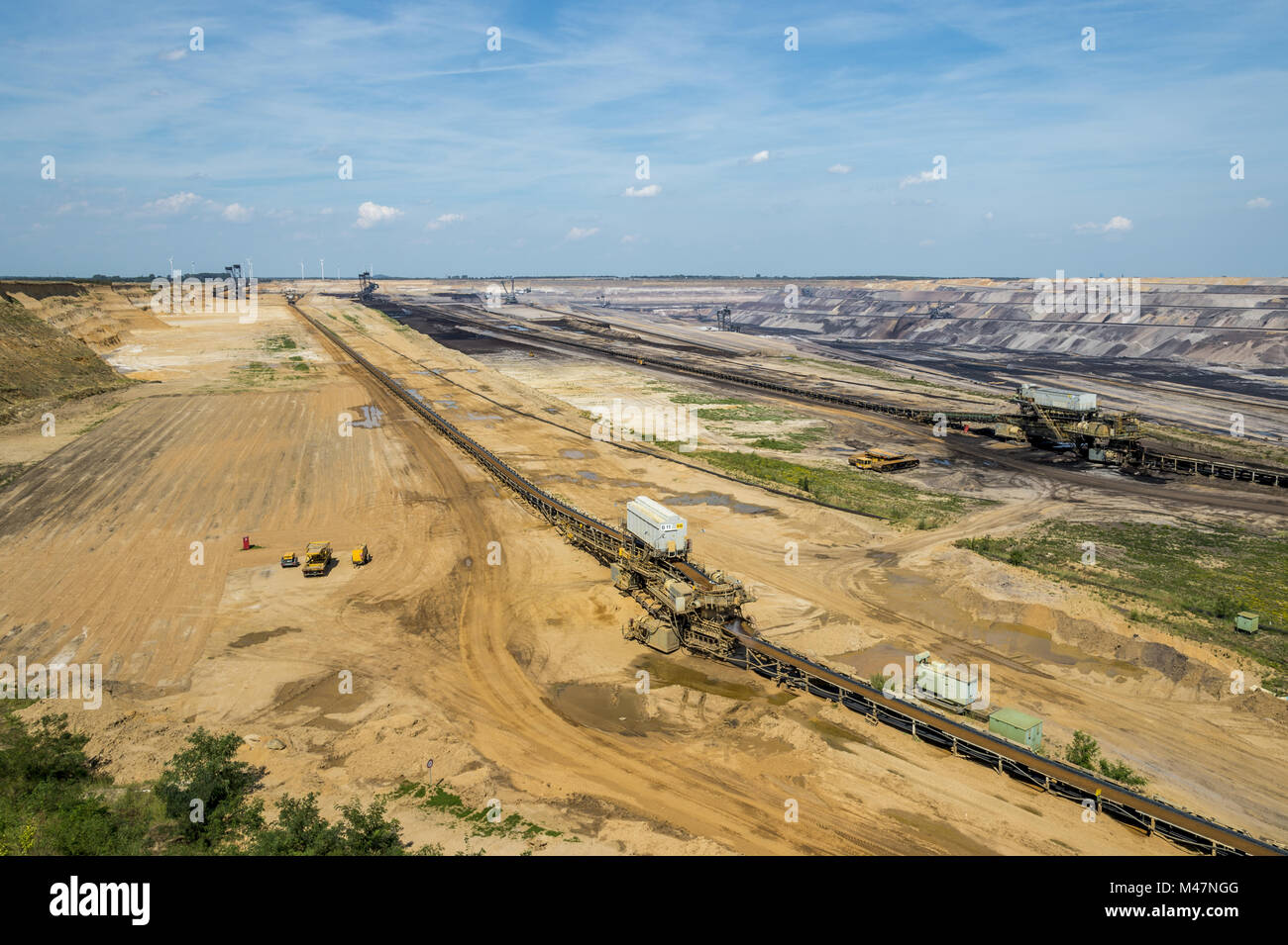 Overburden hi-res stock photography and images - Alamy