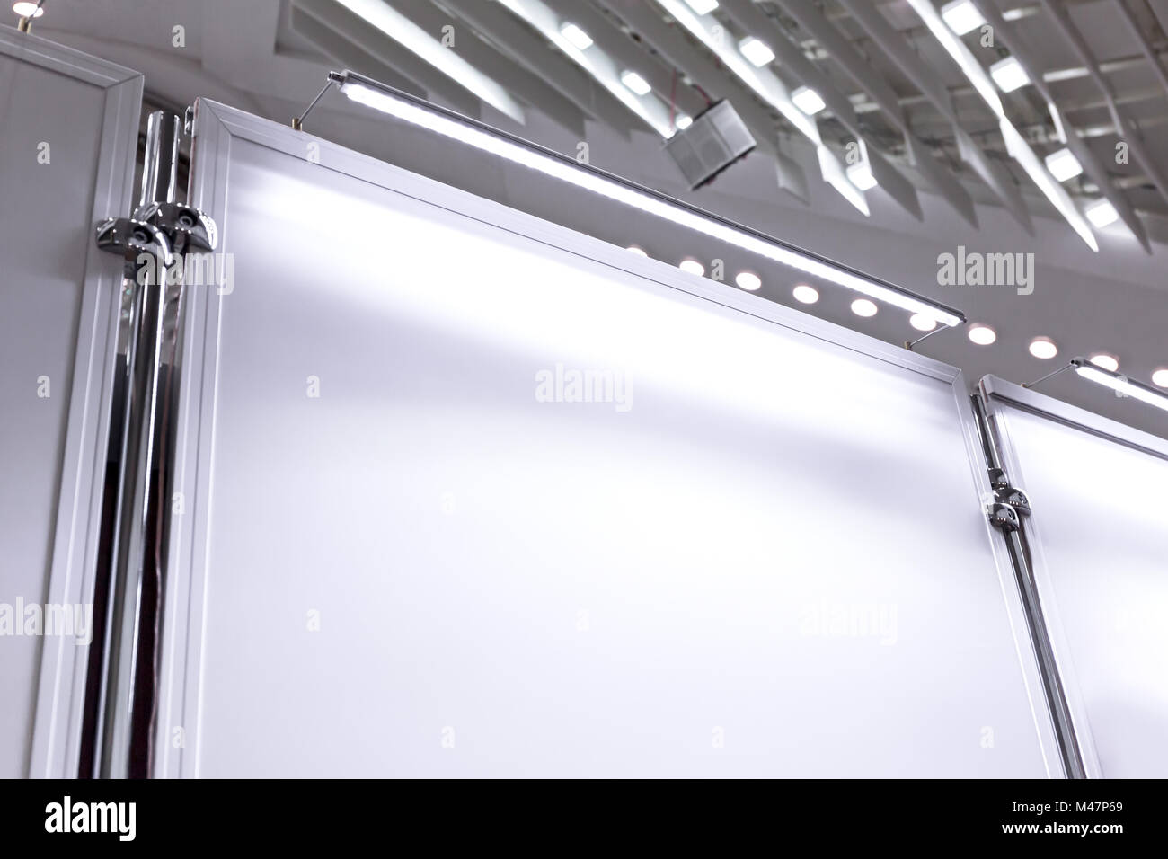 empty booth with led lighting equipment Stock Photo - Alamy