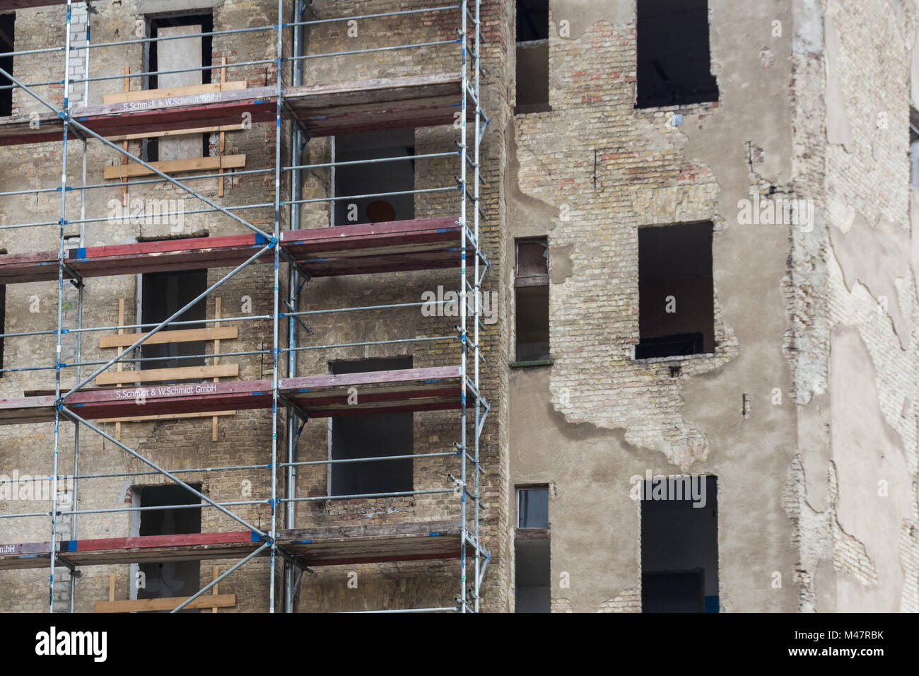 Old Scaffolding High Resolution Stock Photography and Images - Alamy