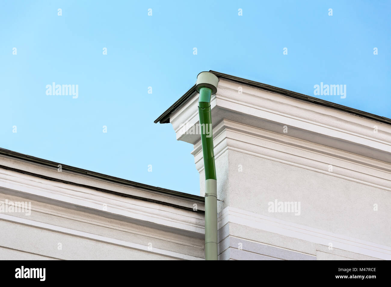 Gutter roof top house hi-res stock photography and images - Alamy