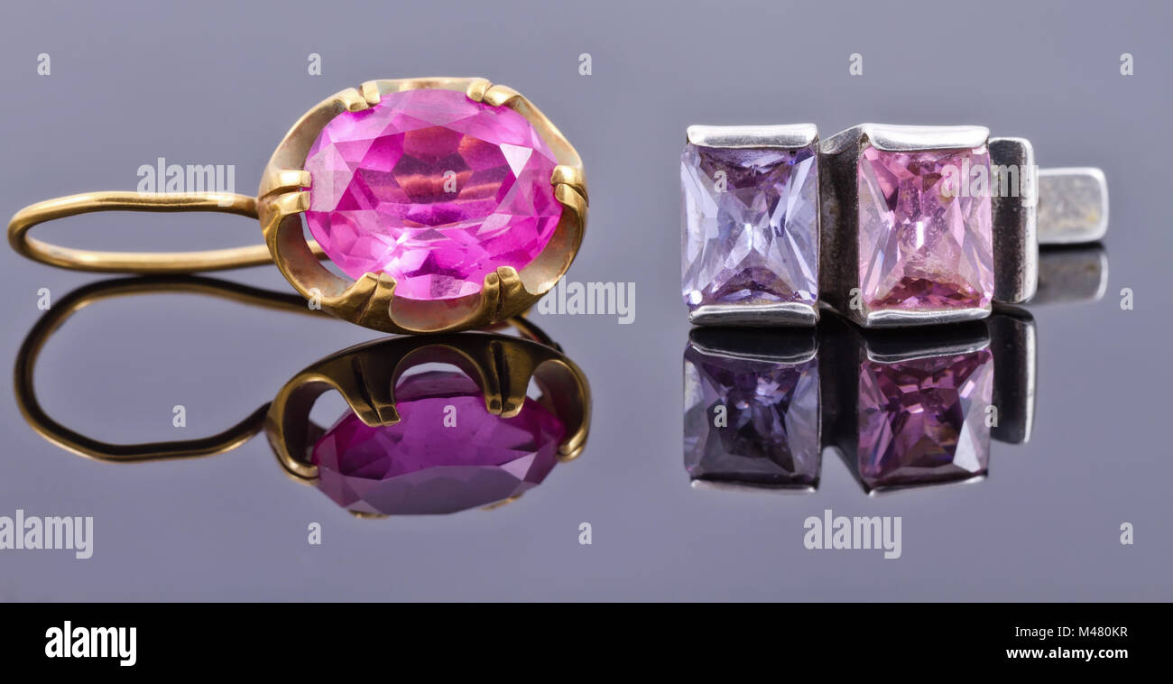 Beautiful girl gold jewelry hi-res stock photography and images - Alamy