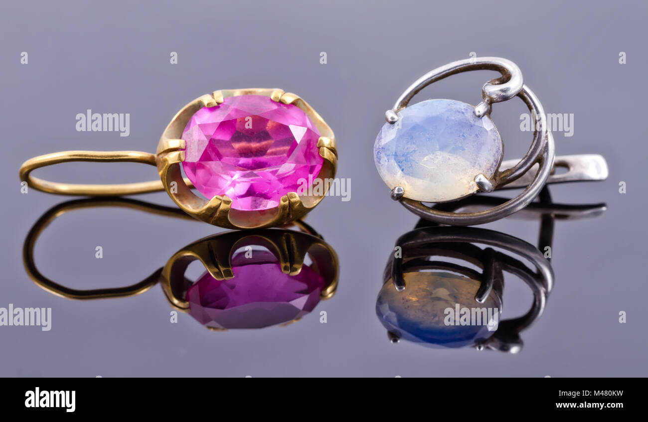 Beautiful girl gold jewelry hi-res stock photography and images - Alamy