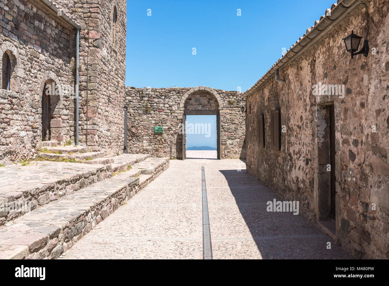 Ancient romanesque style hi-res stock photography and images - Alamy