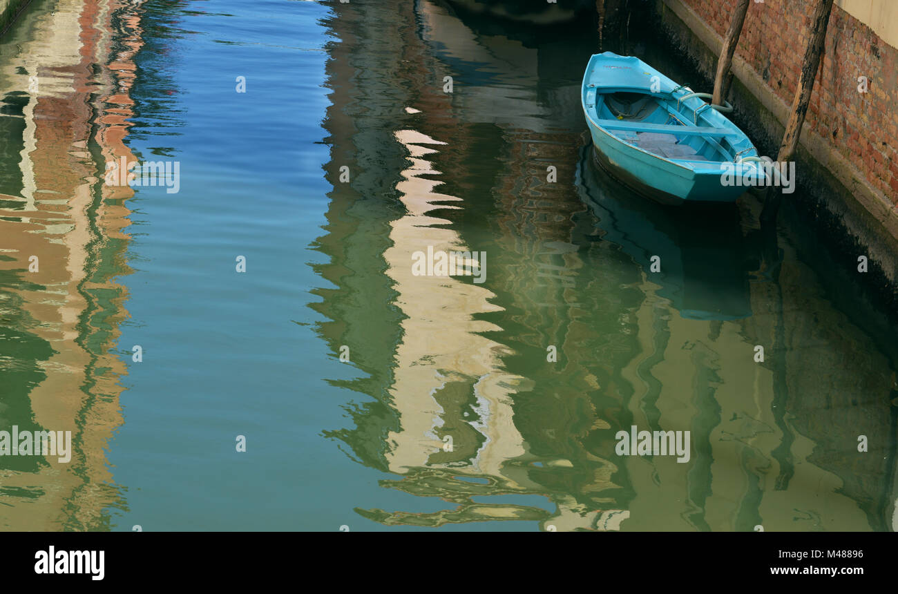Colorful life of Venice, Italy living in history Stock Photo - Alamy