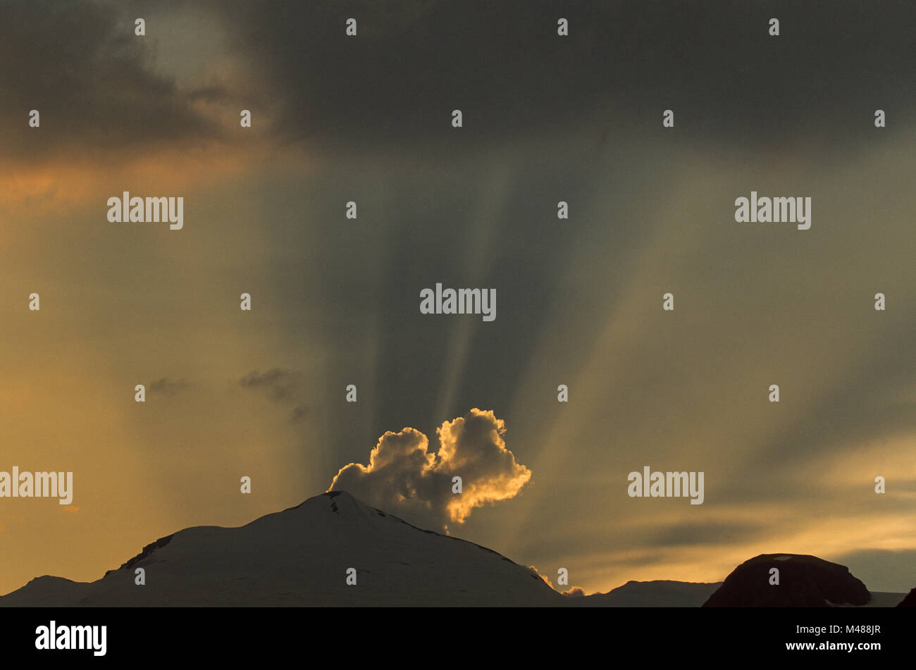 Light peak hi-res stock photography and images - Alamy
