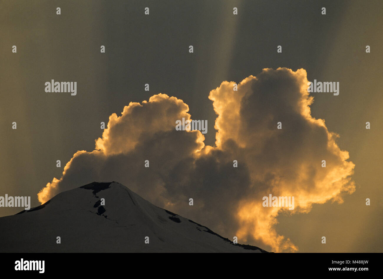 Light peak hi-res stock photography and images - Alamy