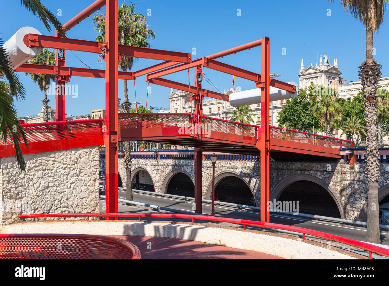 Red bridge barcelona hi-res stock photography and images - Alamy