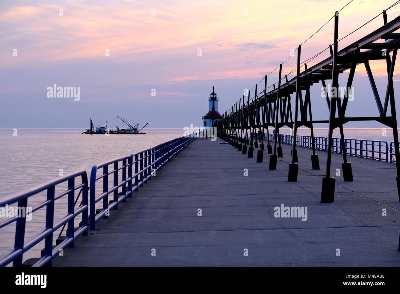 St joseph north pier outer light hi-res stock photography and images ...