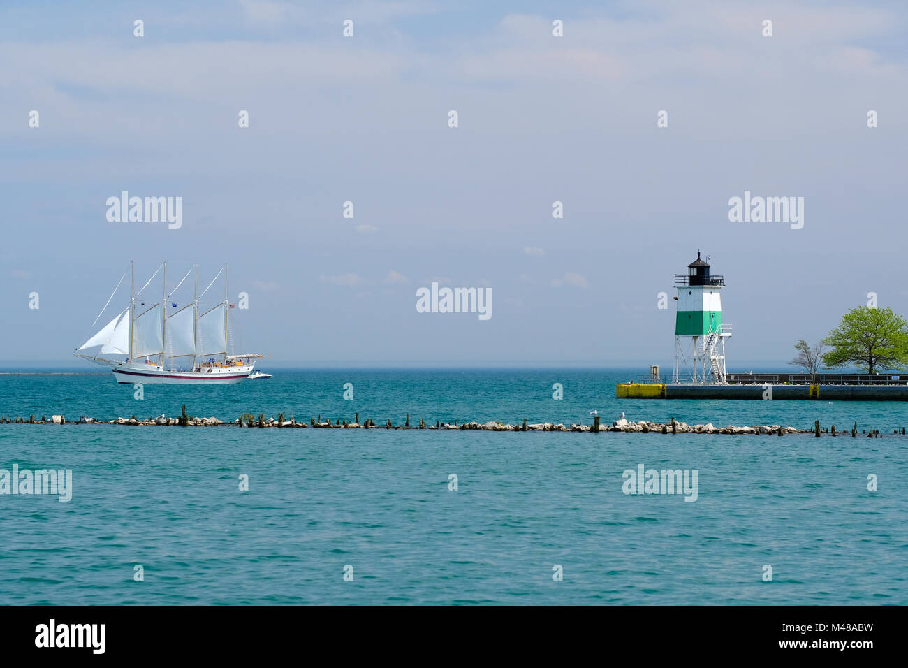 Chicago harbor southeast guidewall light hi-res stock photography and ...