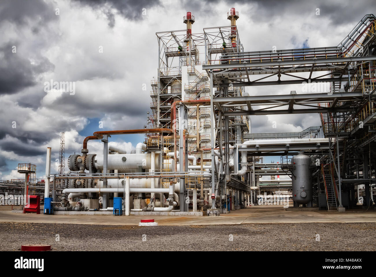 Oil installation hi-res stock photography and images - Alamy