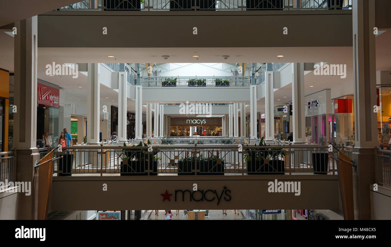 Bridgewater Commons shopping mall in Bridgewater, New Jersey Stock ...