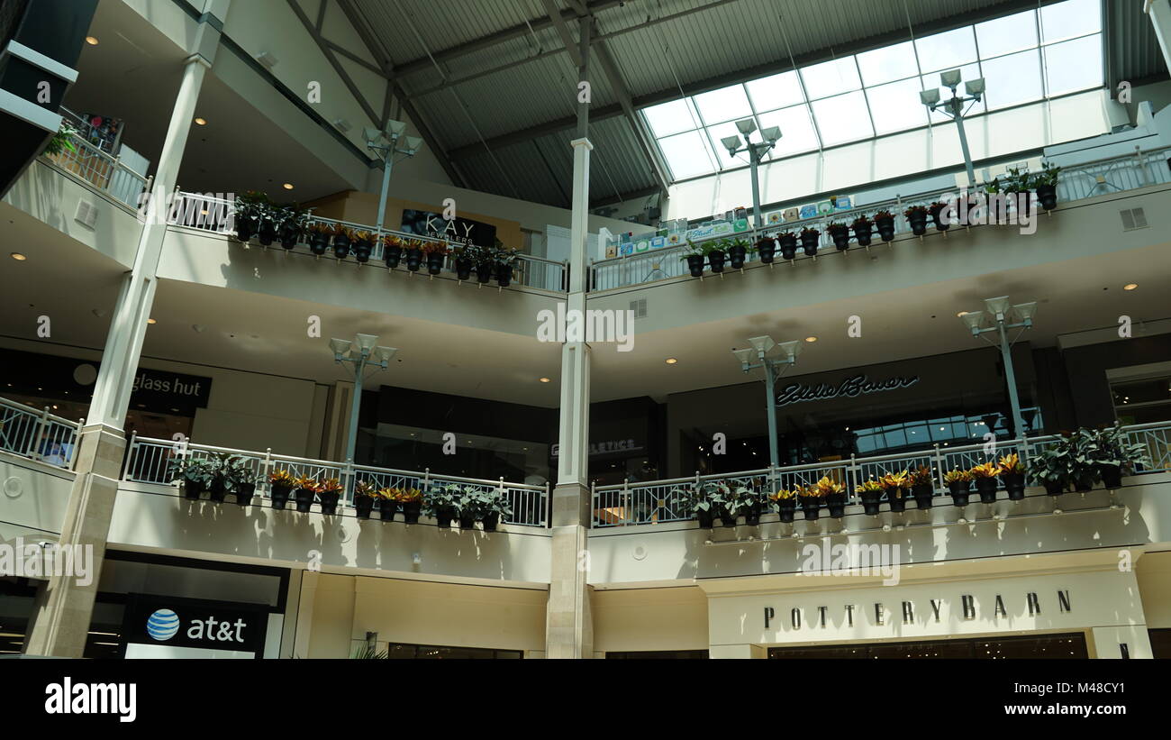 Bridgewater Commons shopping mall in Bridgewater, New Jersey Stock ...