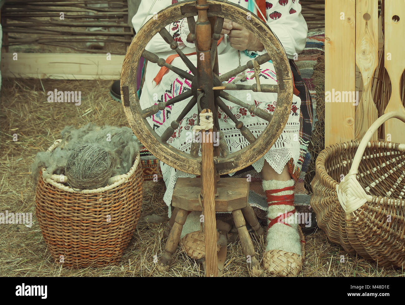 Woman weaving on spinning hi-res stock photography and images - Alamy