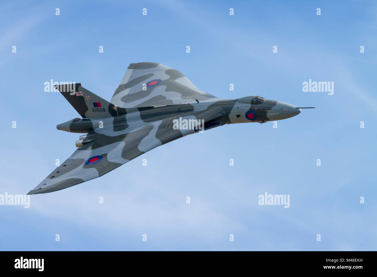 Avro Vulcan B2 flying Stock Photo - Alamy