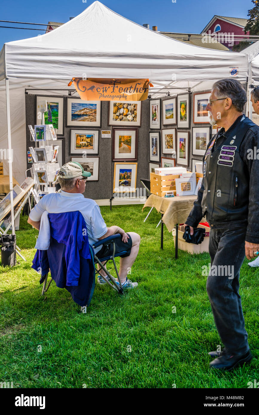 Gallery on the Green Arts & Crafts Show Litchfield, Connecticut, USA ...