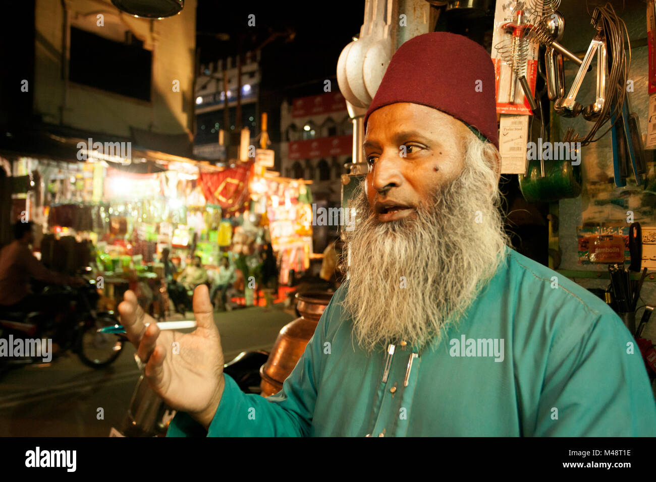 Old man selling vessels hi-res stock photography and images - Alamy