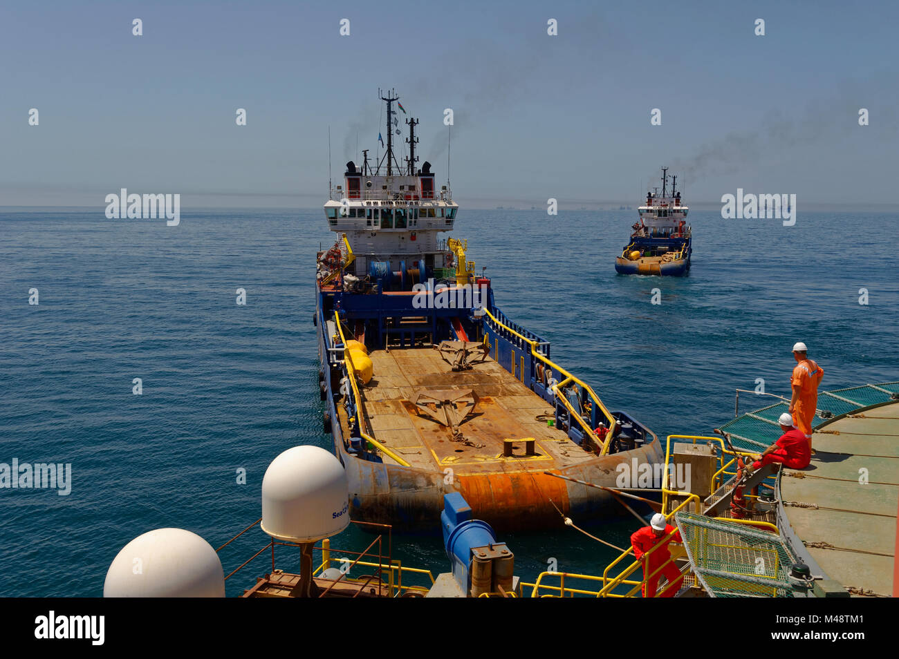 Anchor handling vessel hi-res stock photography and images - Alamy