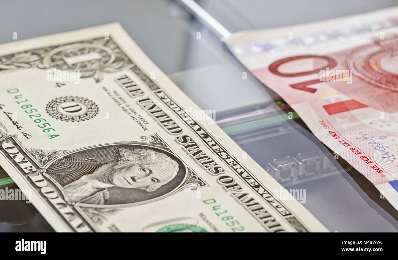 Single ten euros bill hi-res stock photography and images - Alamy