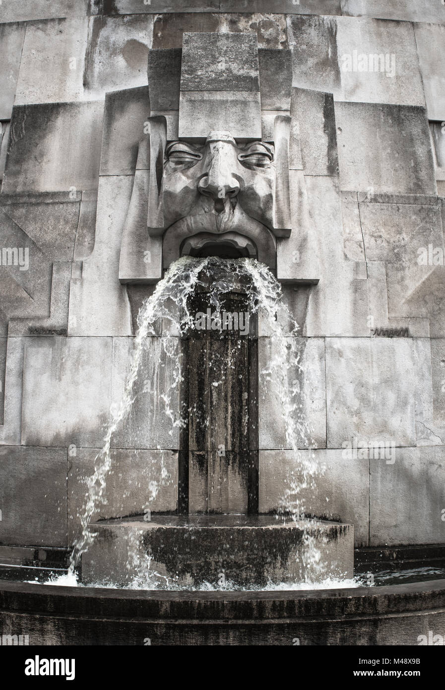 Face Fountain, Milano Centrale station, Milan, Italy Stock Photo - Alamy