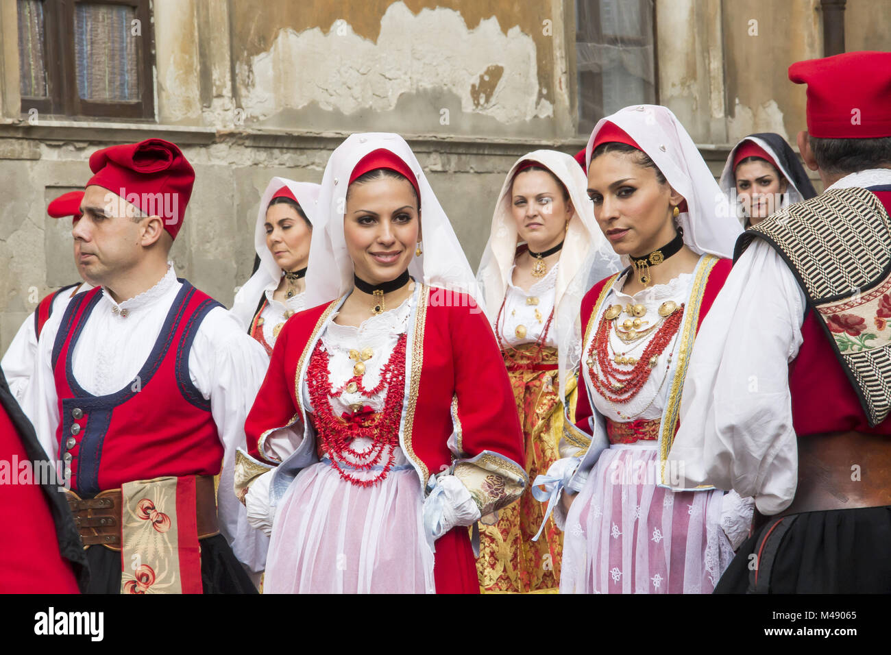 Woman sardinian dress hi-res stock photography and images - Alamy