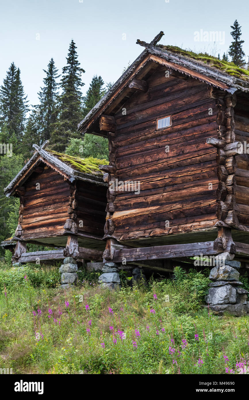 Old timber house in Norway Stock Photo - Alamy