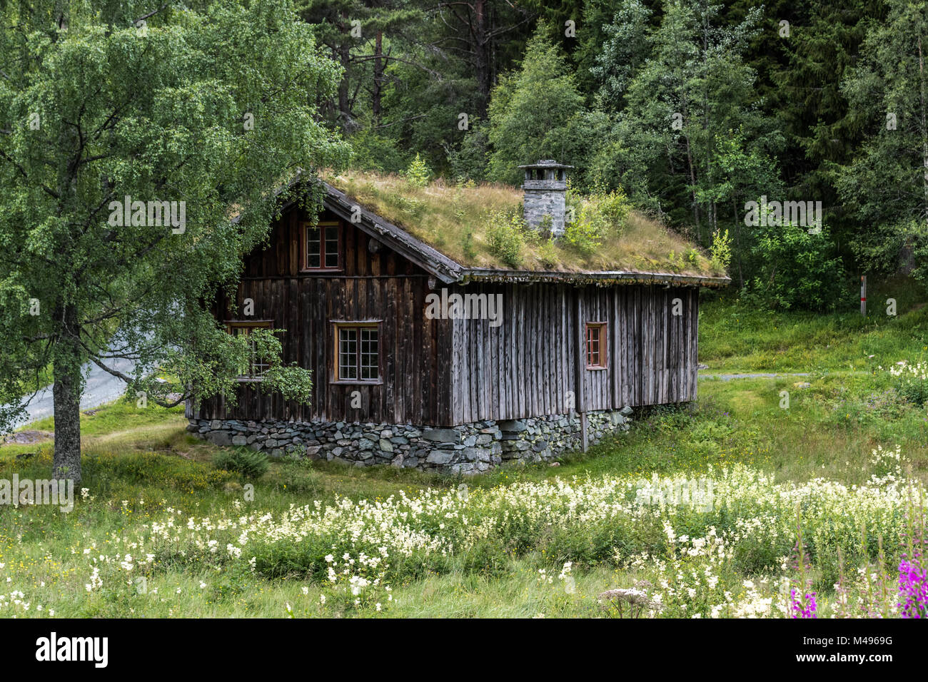Old timber house in Norway Stock Photo - Alamy