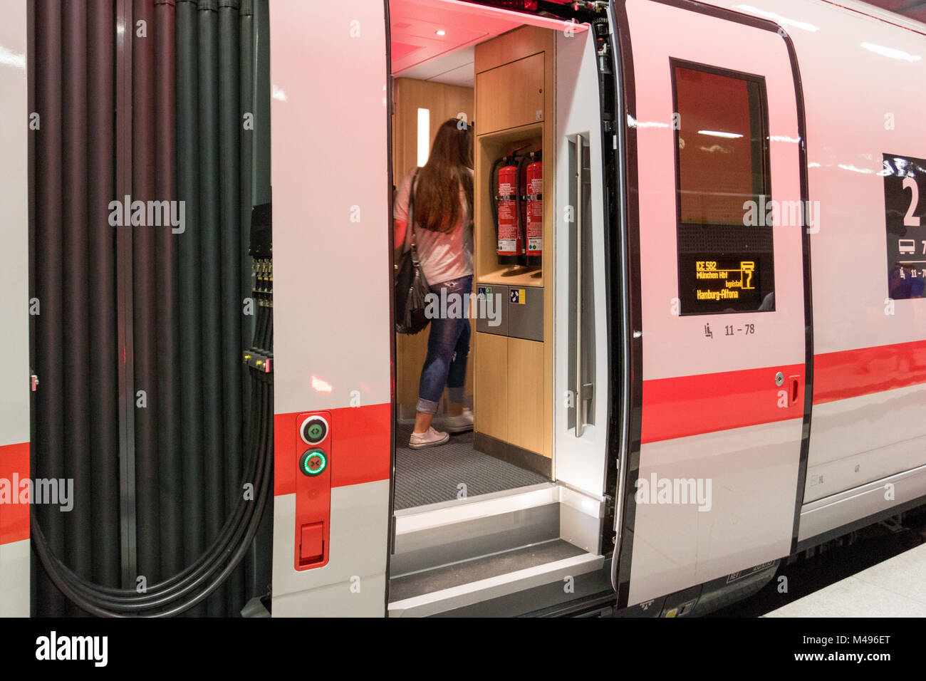 Deutsche bahn ice 4 hi-res stock photography and images - Alamy