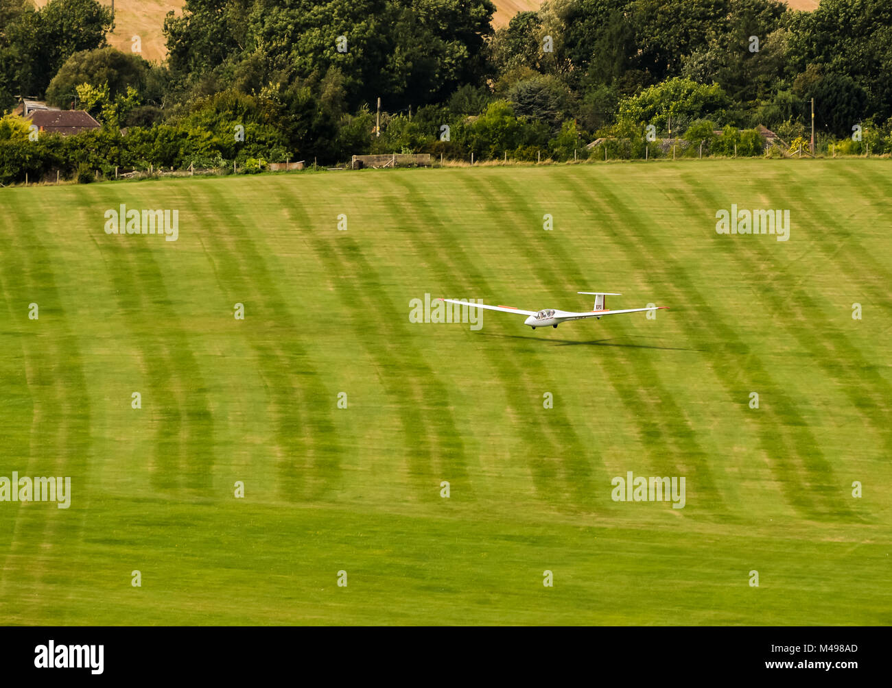 Glider landing hi-res stock photography and images - Alamy