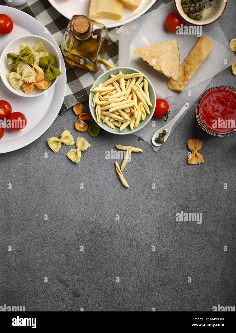 Italian pasta food background, copy space Stock Photo - Alamy