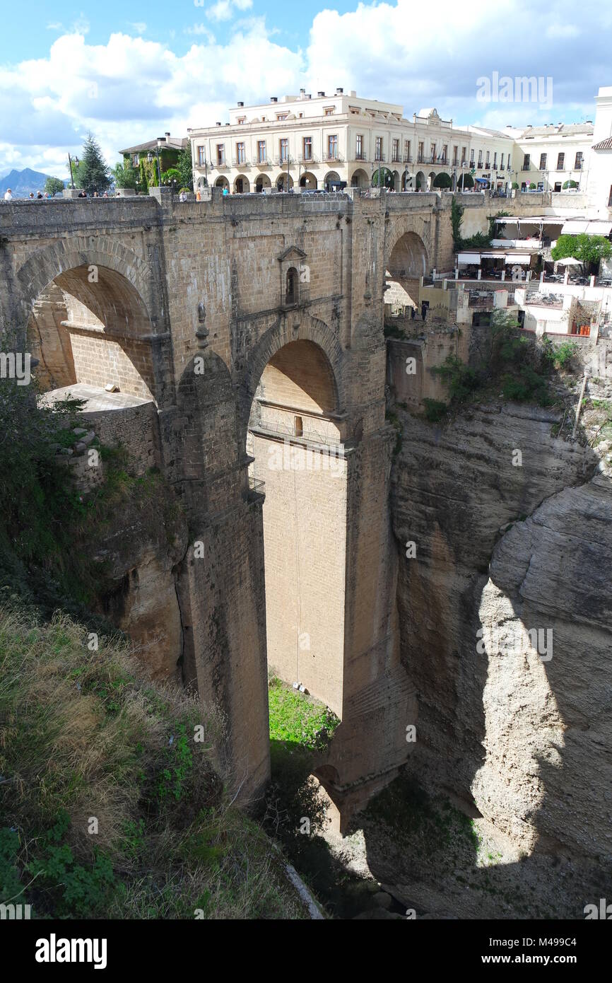 El Puente Nuevo High Resolution Stock Photography and Images - Alamy