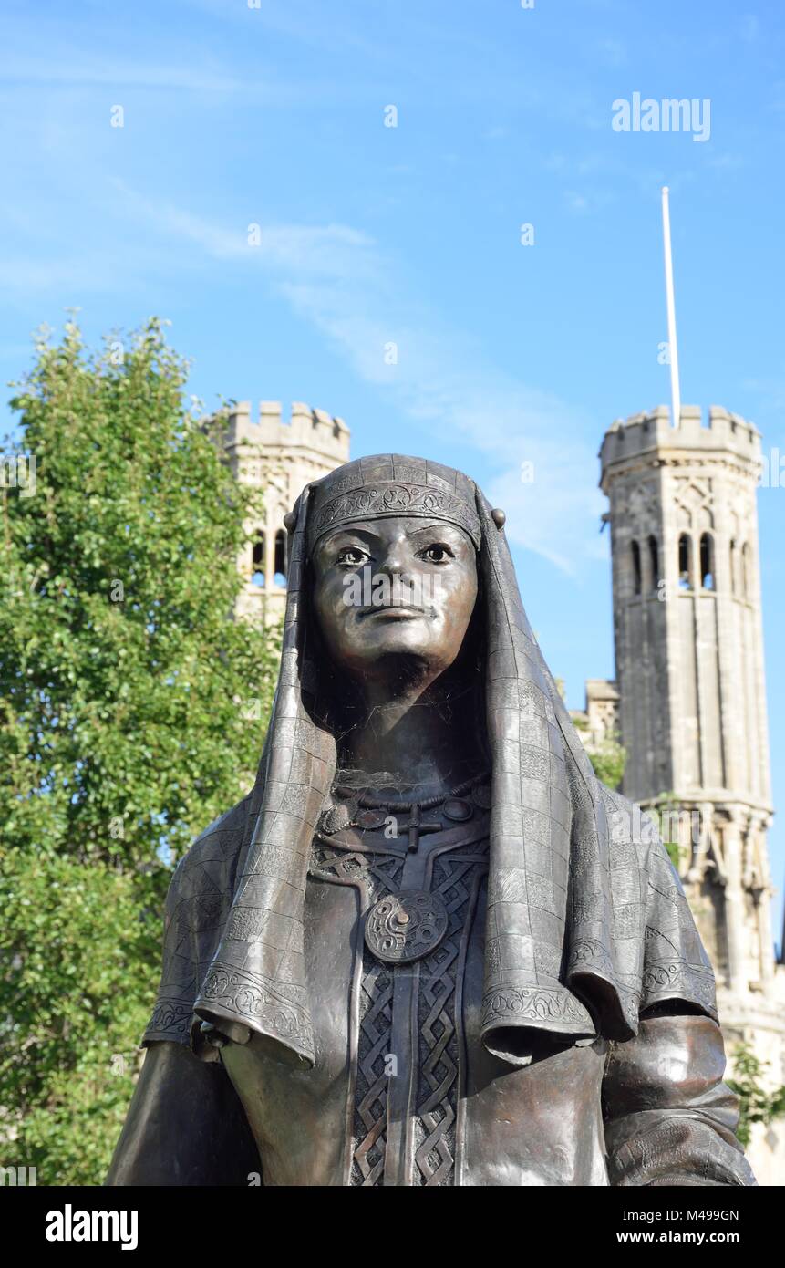 Queen bertha hi-res stock photography and images - Alamy