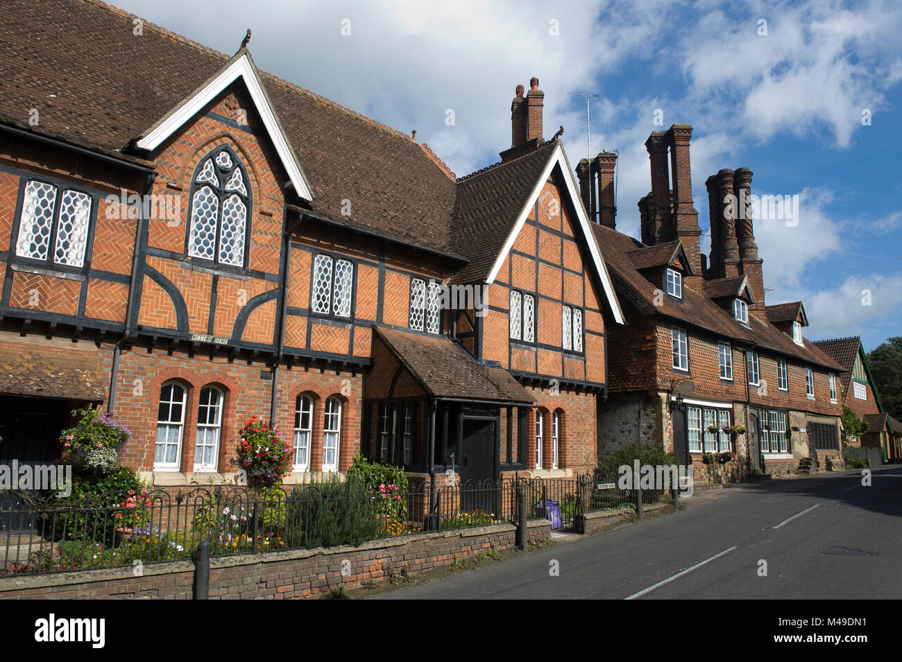 Elizabethan style hi-res stock photography and images - Alamy