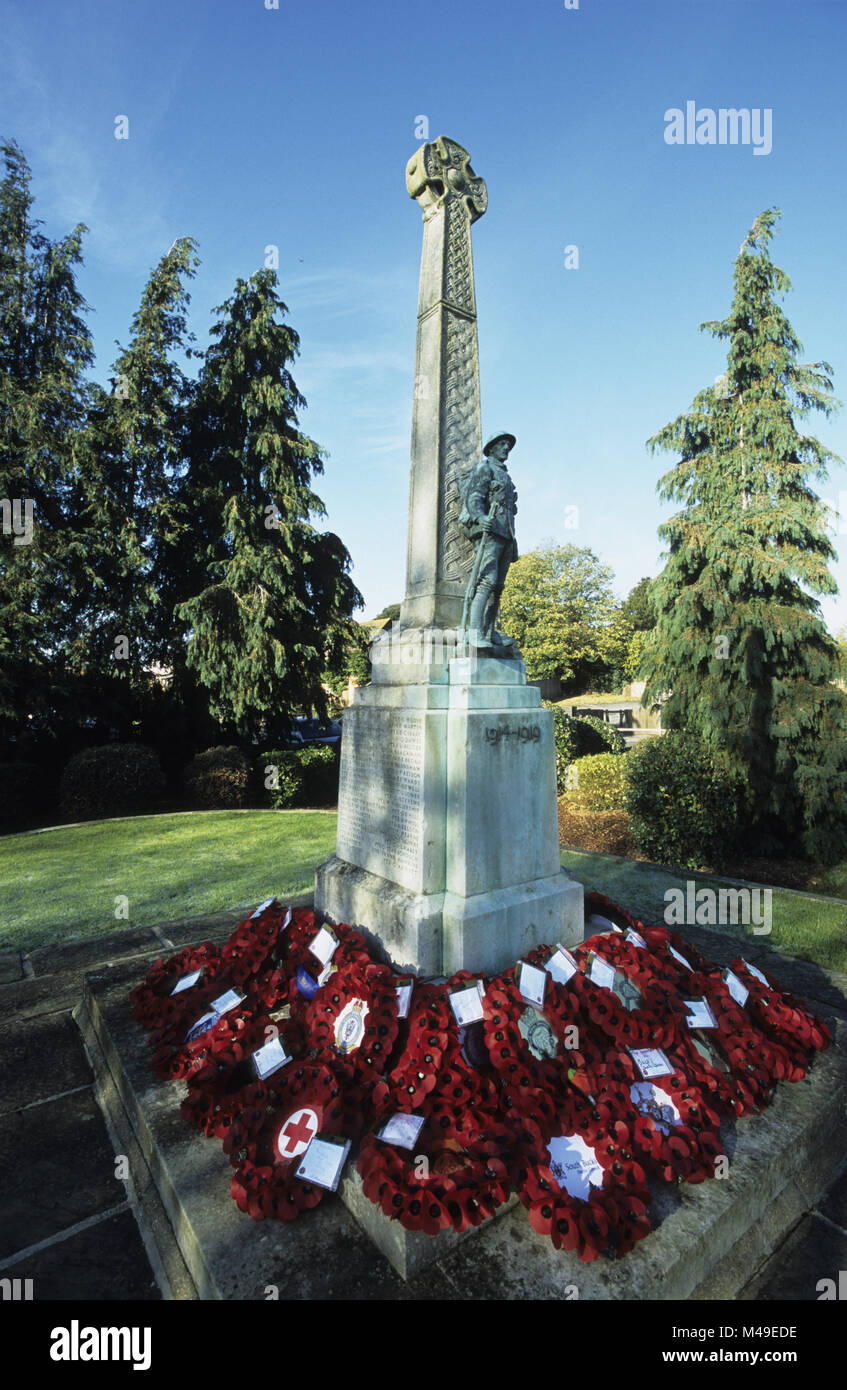 Bronze statue ww1 soldier on hi-res stock photography and images - Alamy