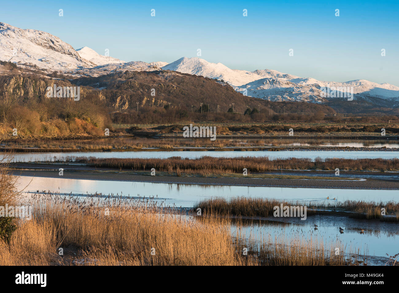 Beautiful Winter landscape image of Mount Snowdon and other peaks in ...