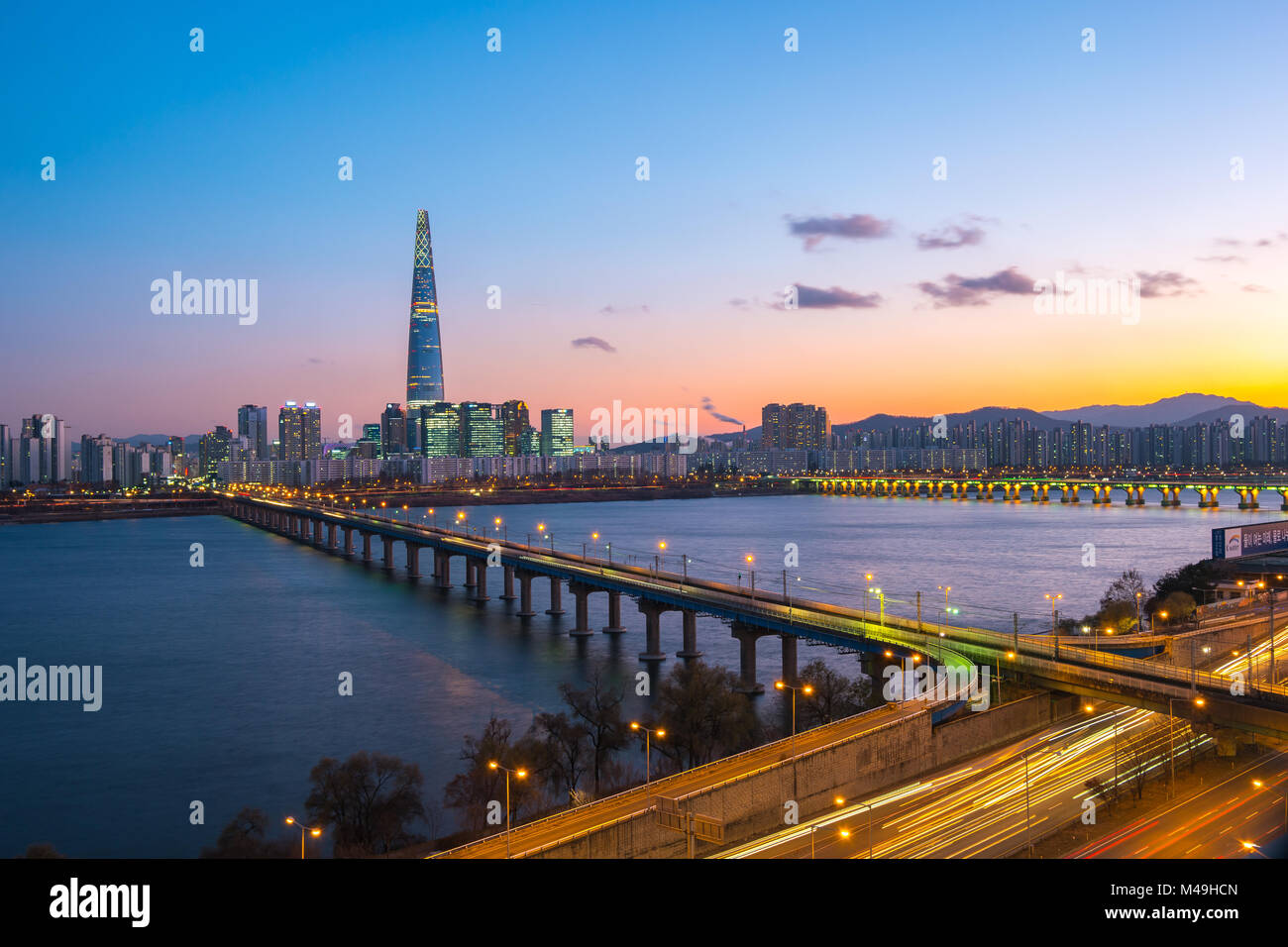 Seoul skyline hi-res stock photography and images - Alamy