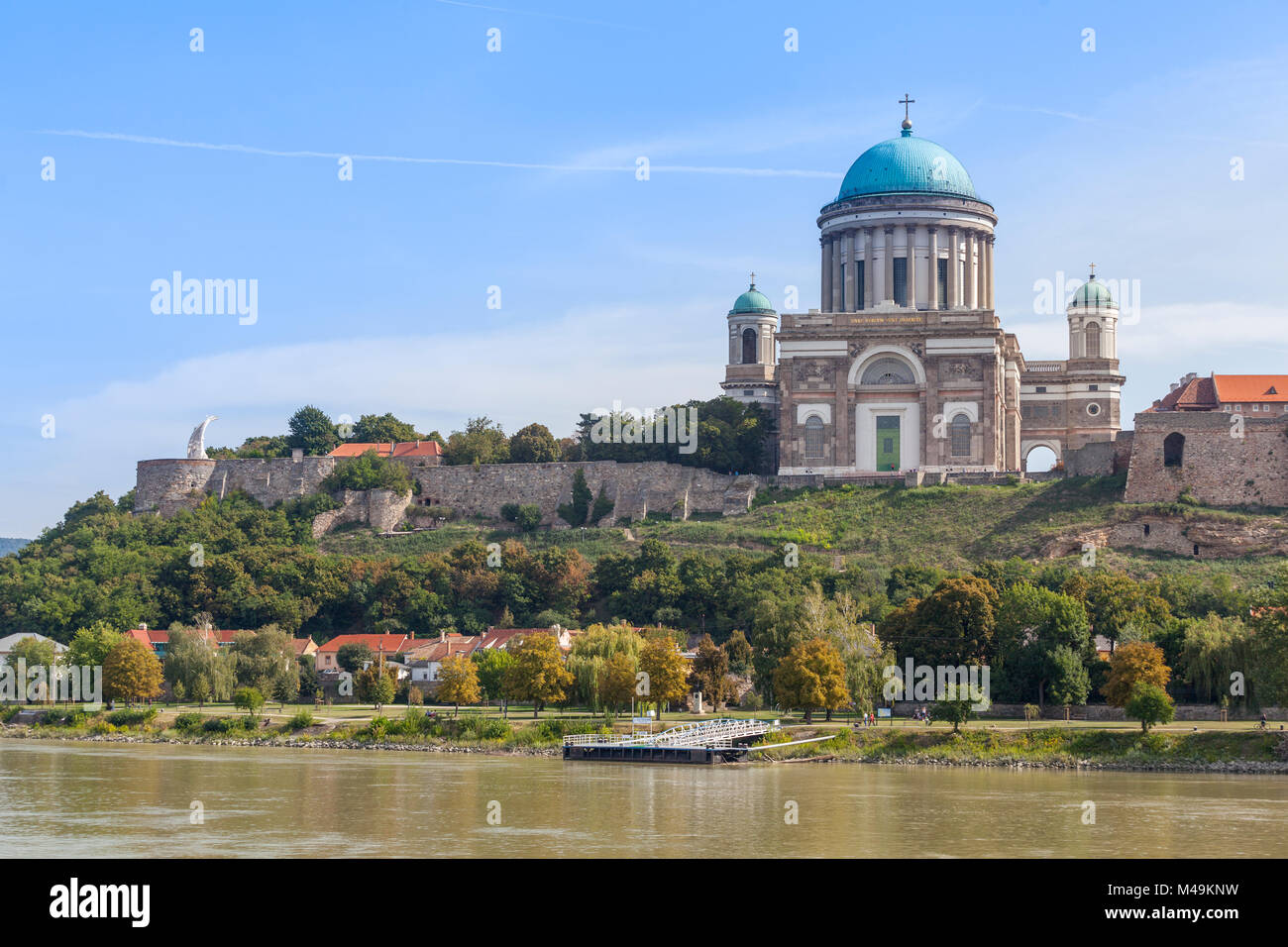 Dom von esztergom hi-res stock photography and images - Alamy