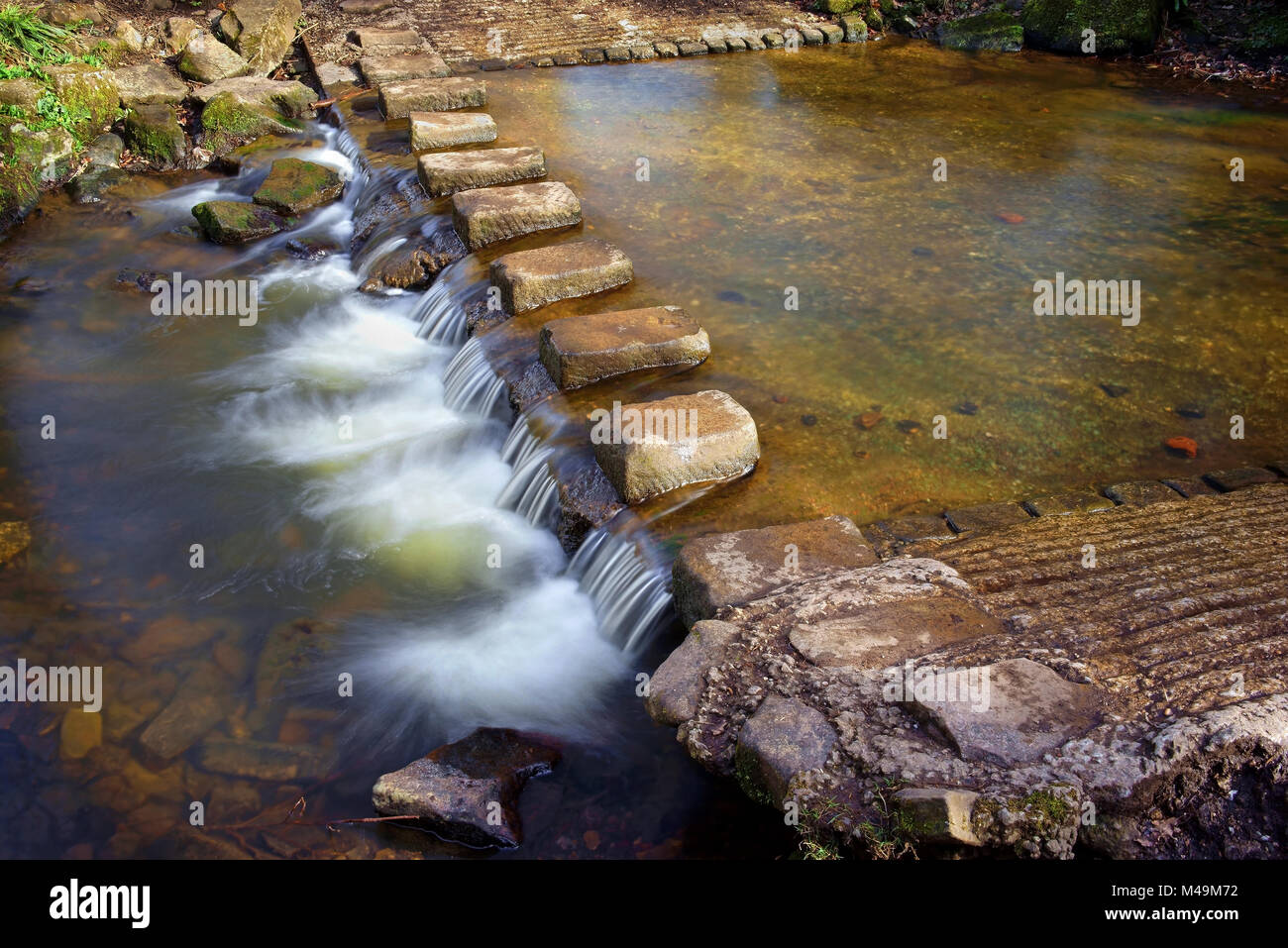 River porter stepping stones hi-res stock photography and images - Alamy
