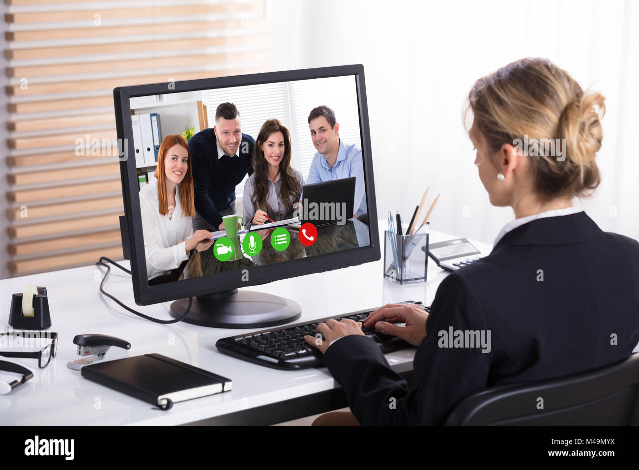 Video conference meeting hi-res stock photography and images - Alamy