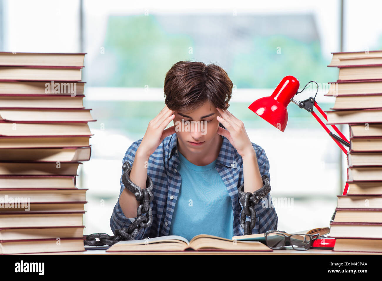 Preparing for graduation hi-res stock photography and images - Alamy