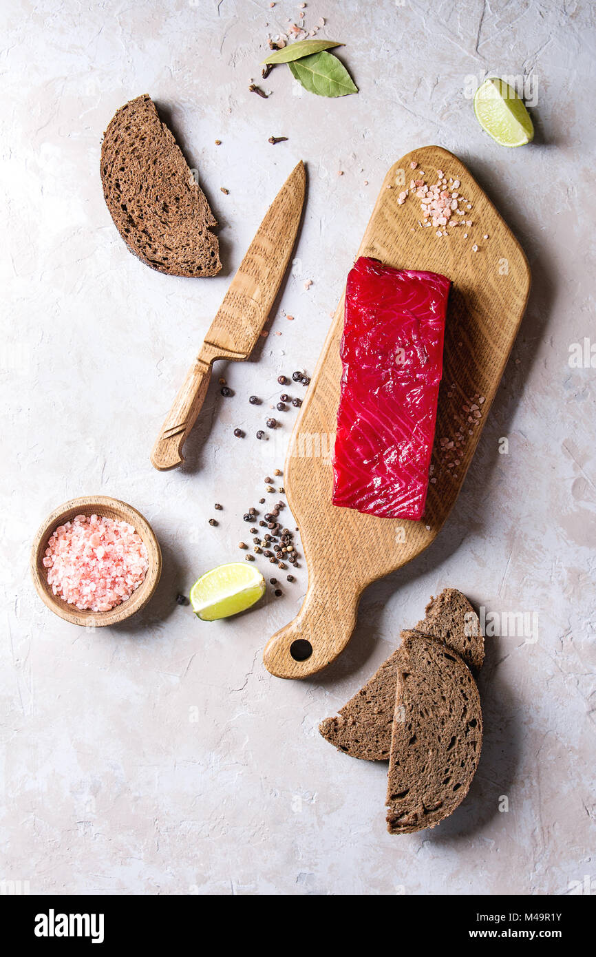Beetroot marinated salmon Stock Photo - Alamy